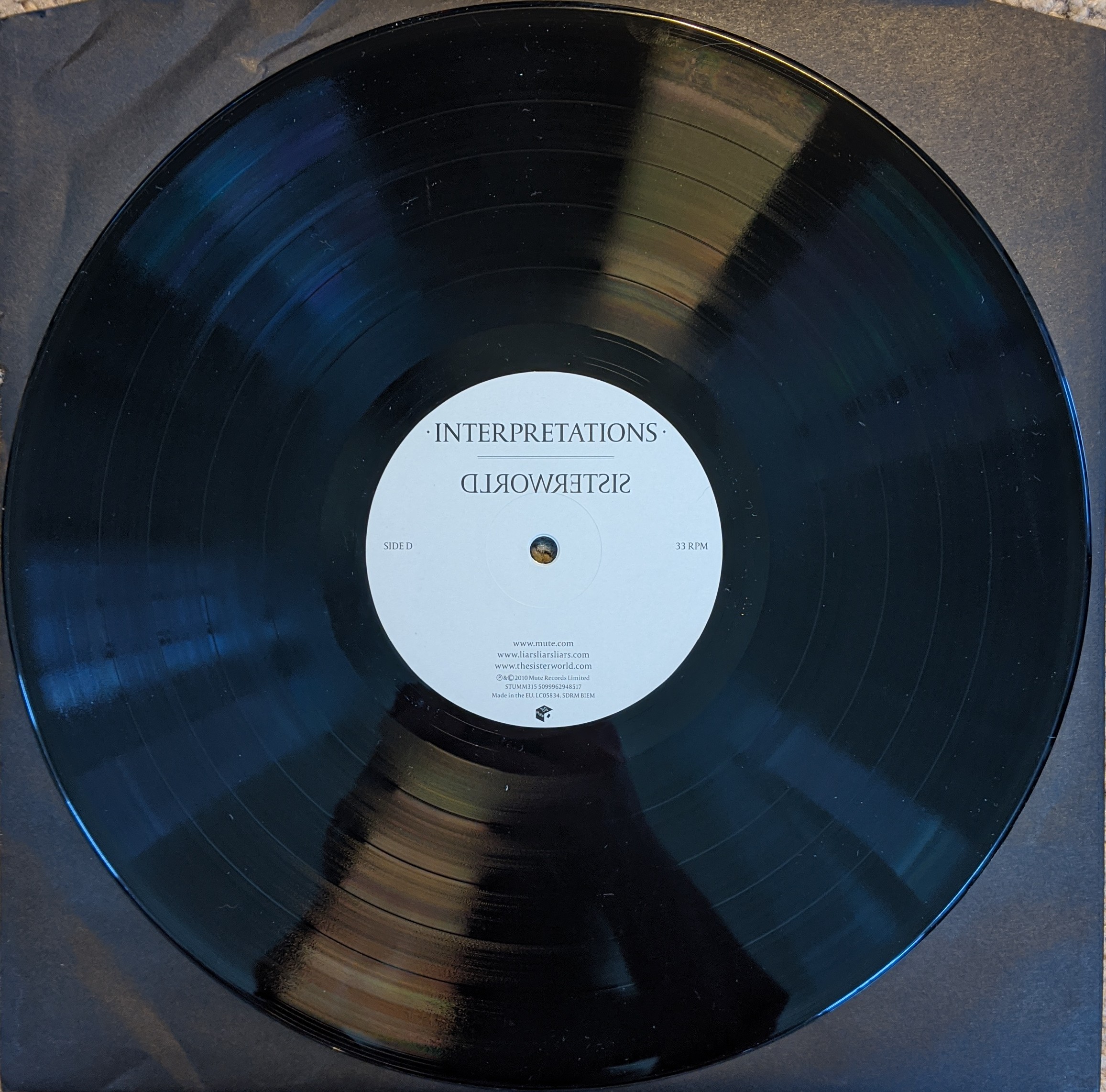 liars - sisterworld - wake up